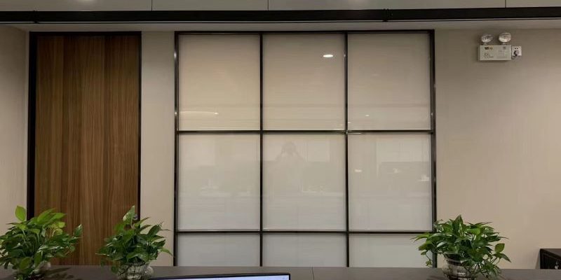 What are Applications of Switchable Privacy Glass